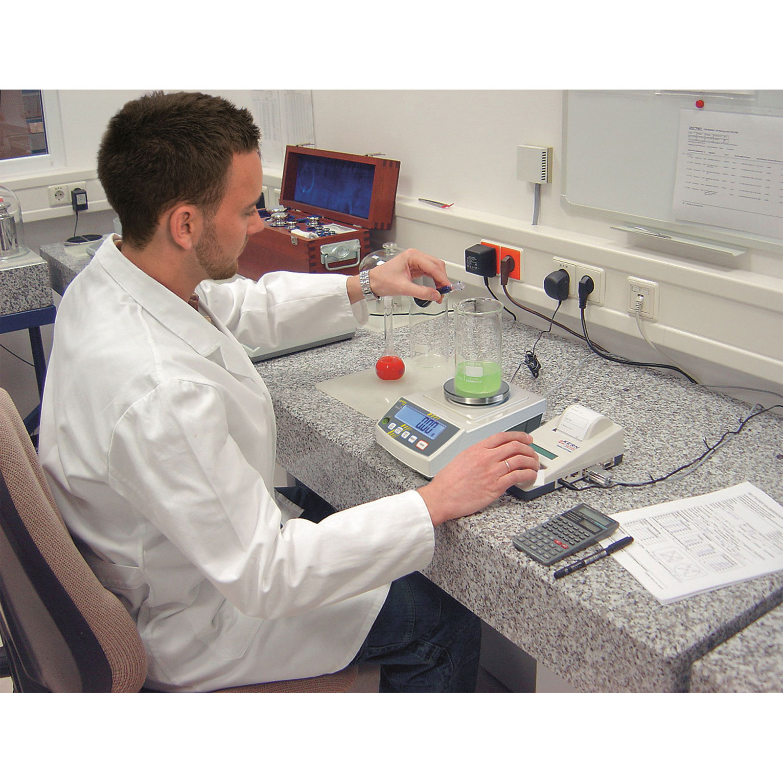 Kern FCB 3K0.1 Bench Scale 0.1g : 3kg | Rapid Online