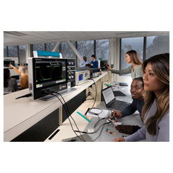 Tektronix MSO22 2-BW-200 Mixed Signal Oscilloscope 2 Channels 200MHz ...