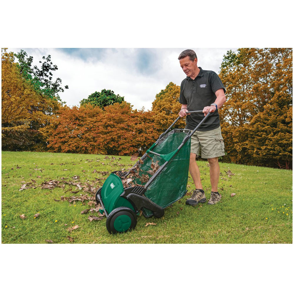 Draper 82754 21" Garden Sweeper | Rapid Online